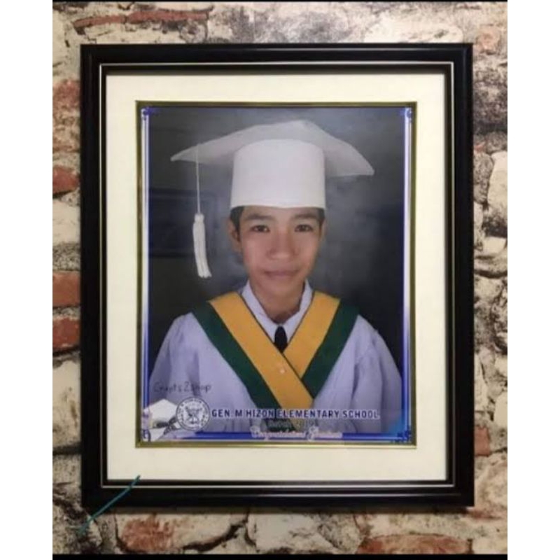 Graduation Photo With Frame | Shopee Philippines