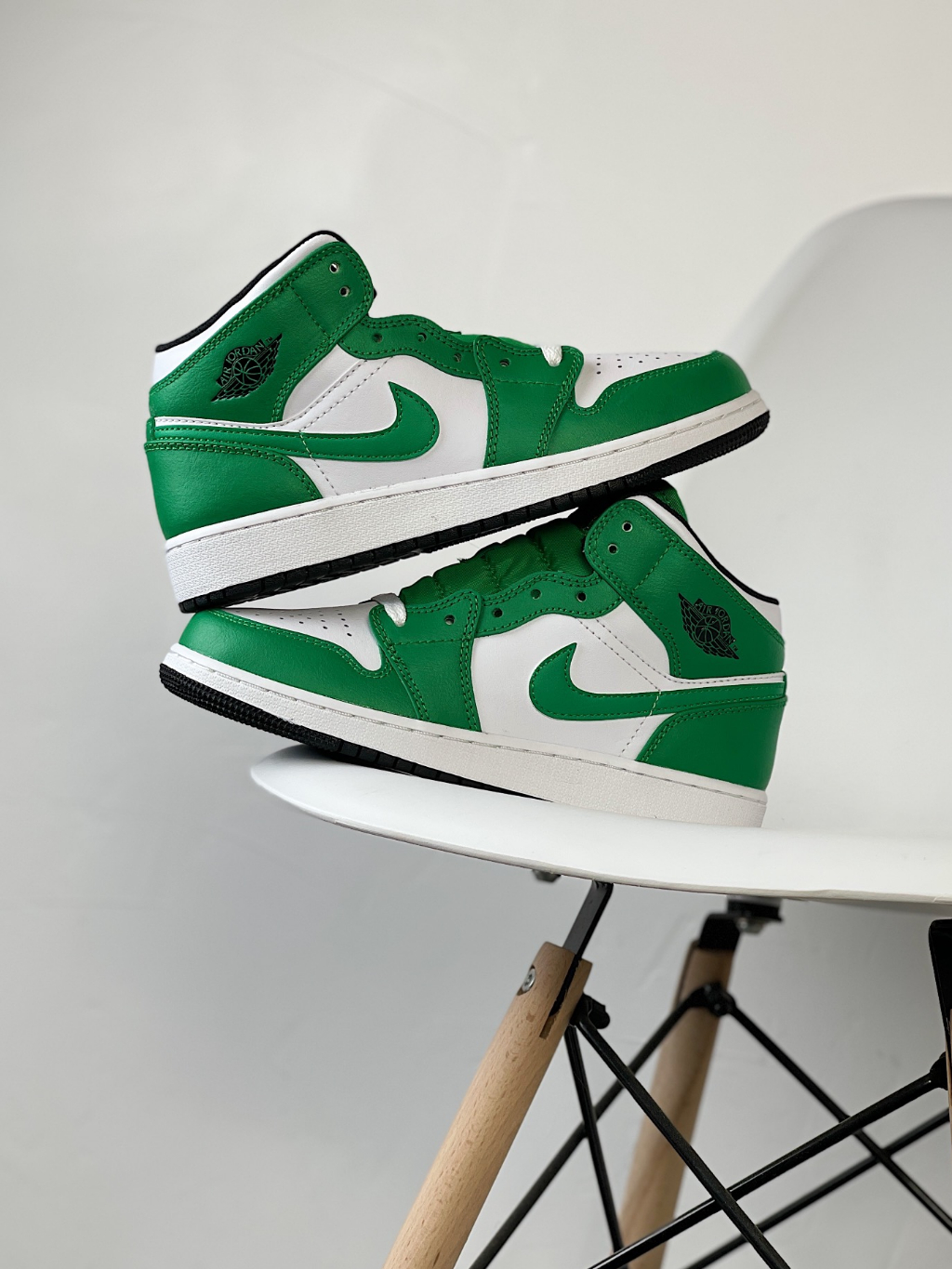 Nike Air Jordan 1 Mid cut Basketball Shoes Casual Sneakers For Men ...