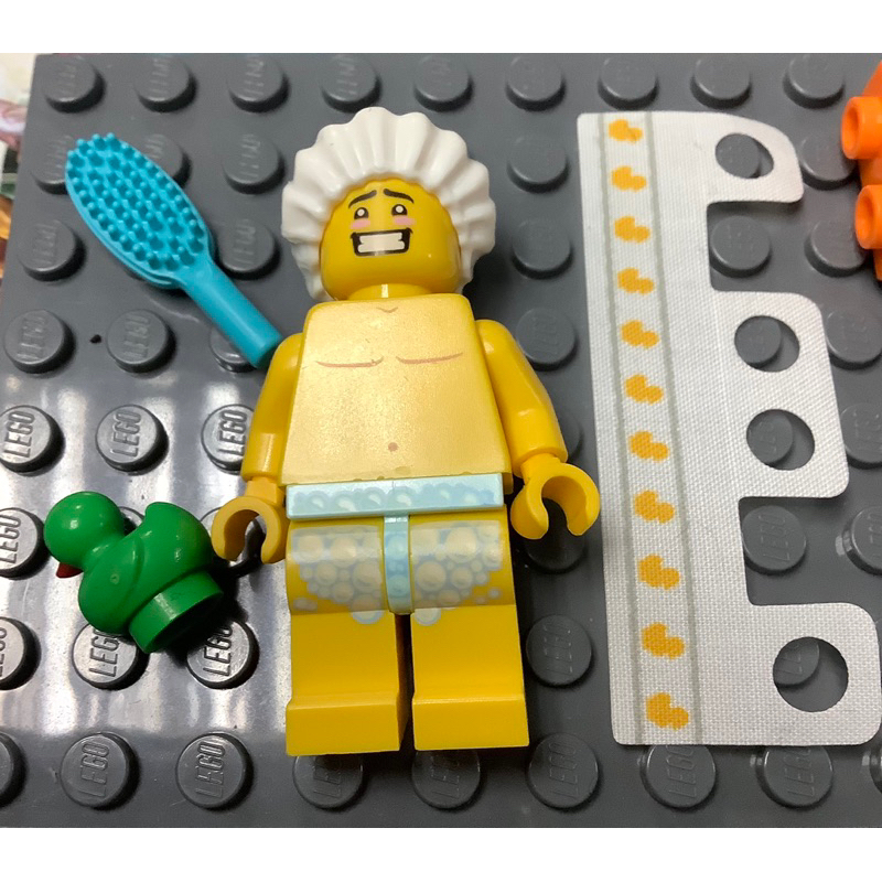 LEGO Minifigure - Shower Guy (Complete Set with Stand and Accessories ...