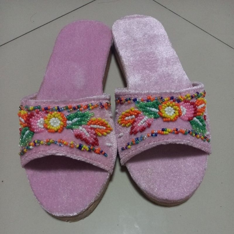 Alfombra Strap Sandals gumsole (not full beads) | Shopee Philippines