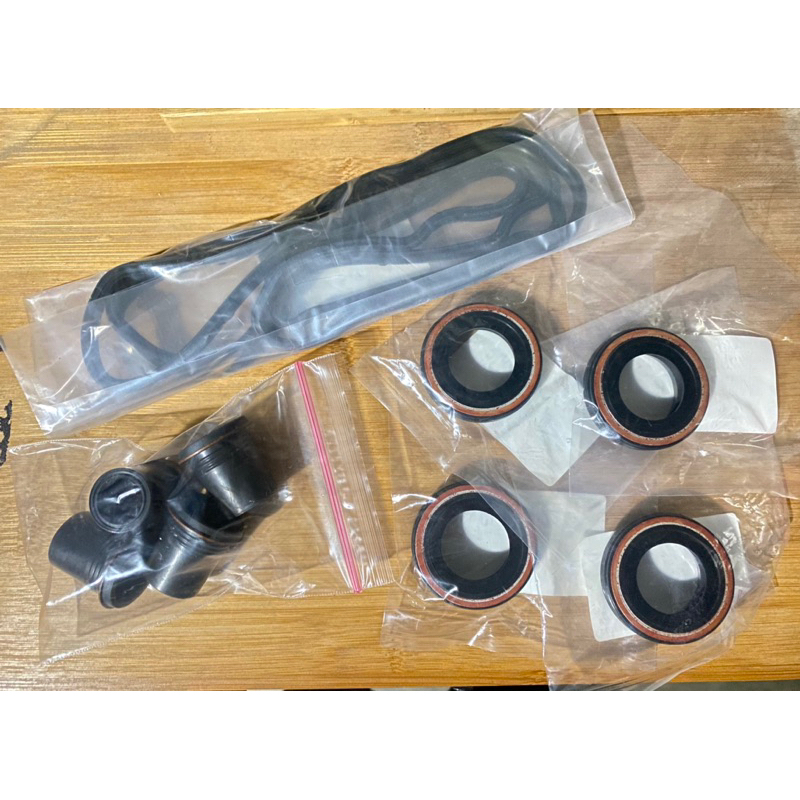 Toyota Auto Parts - Fortuner,Innova,Hilux,Hi-Ace 2005-2015 Valve Cover ...