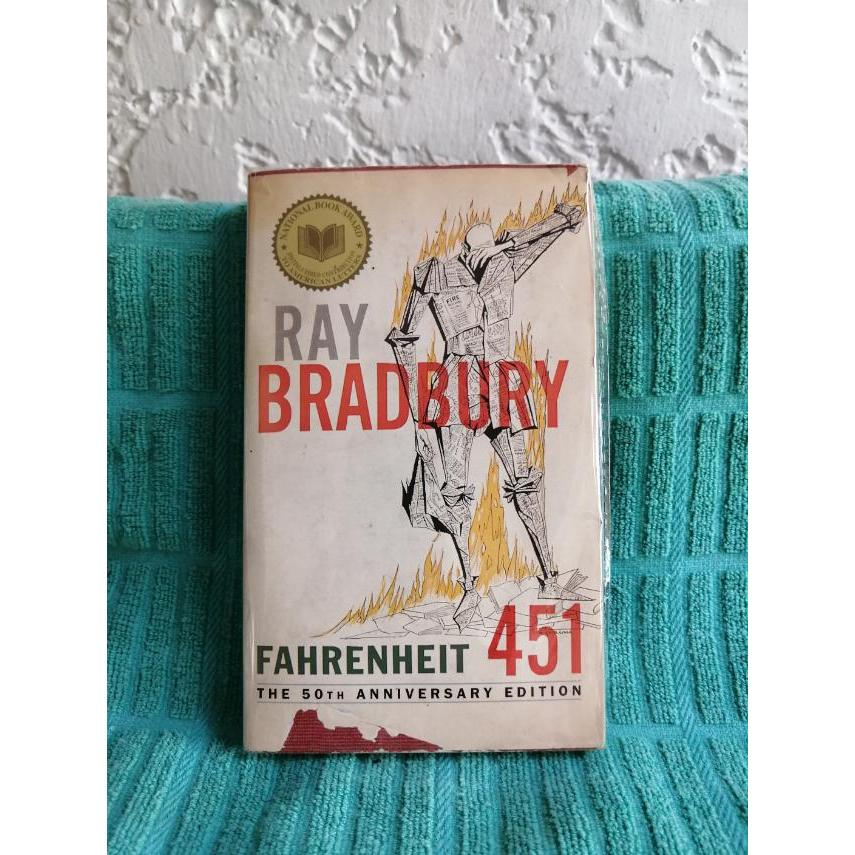 Fahrenheit 451 by Ray Bradbury (pre loved / mmpb) | Shopee Philippines