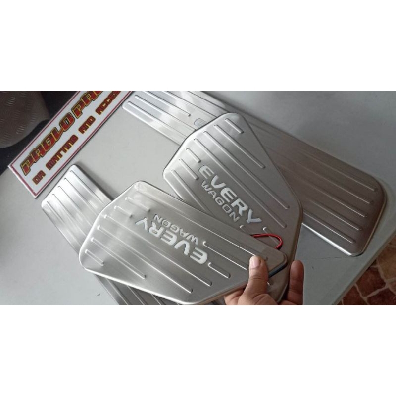 STEPSILL with Light SET for Da64W/Da64Vsemi wagon | Shopee Philippines