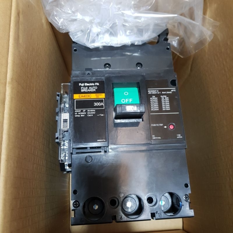 Circuit Breaker 3pole 250A,300A,350A,400A FUJI EA403C(Original Made in ...
