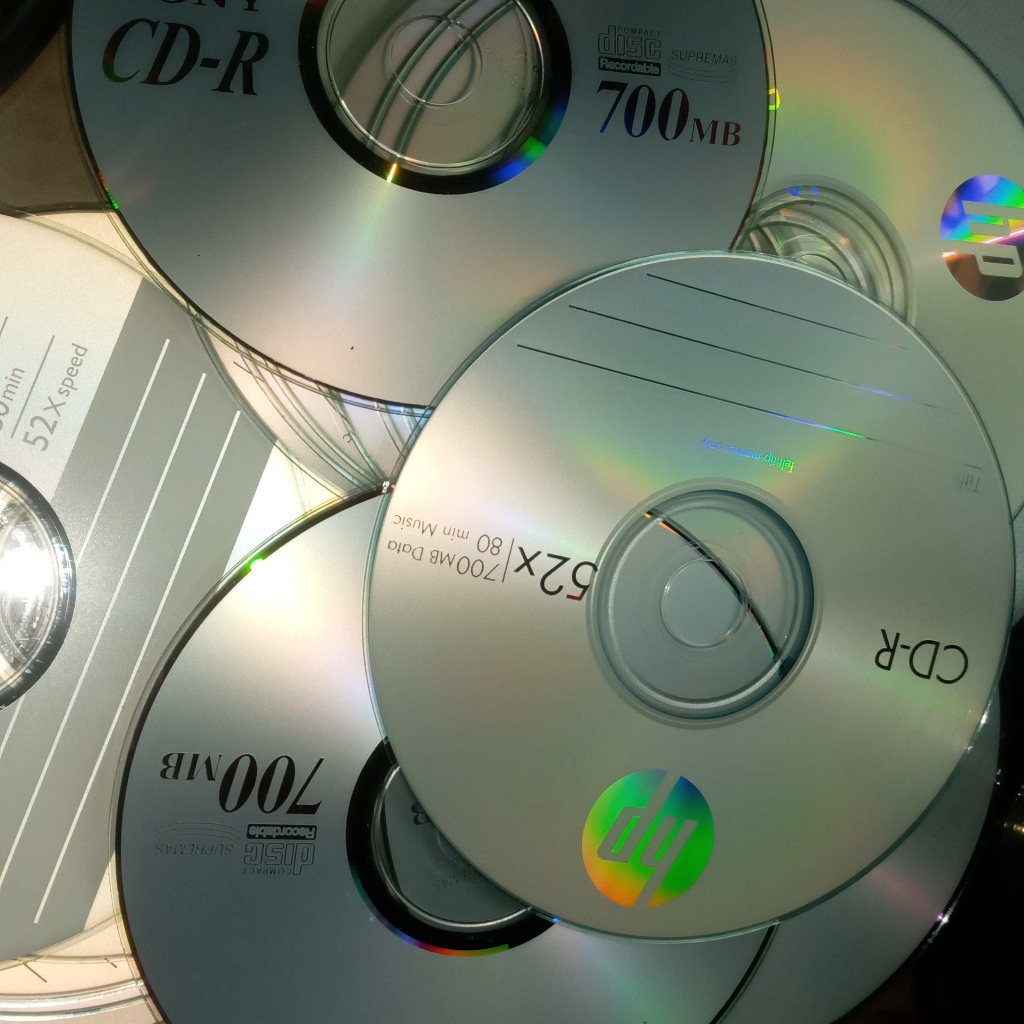 25 PCS PER PACK CDs and DVDs for Arts and Crafts and Decors clean & new ...