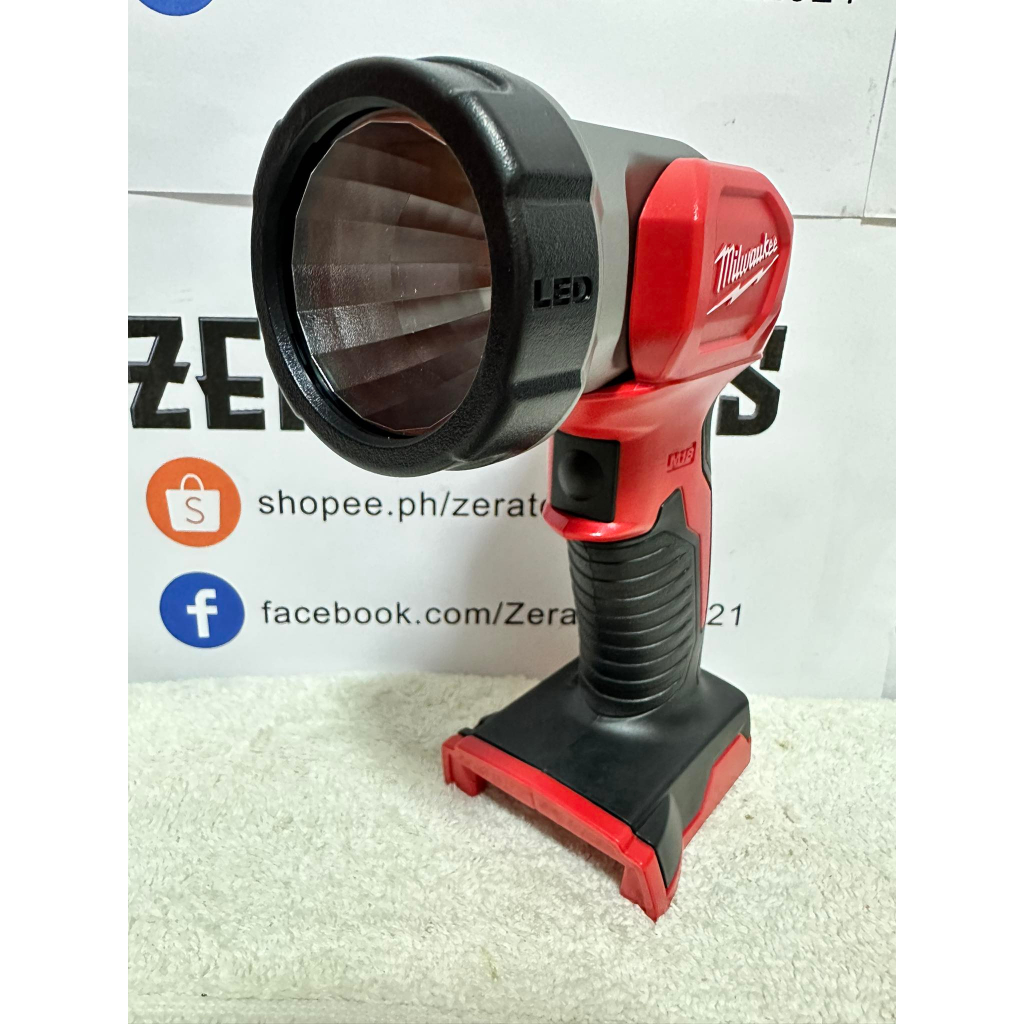 Milwaukee Tool M18 18V Lithium-Ion Cordless 100 Lumens LED Portable ...