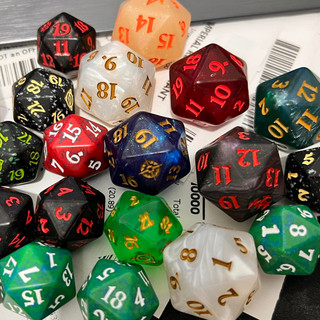 MTG D20 Dice Regular size / Oversized | Shopee Philippines