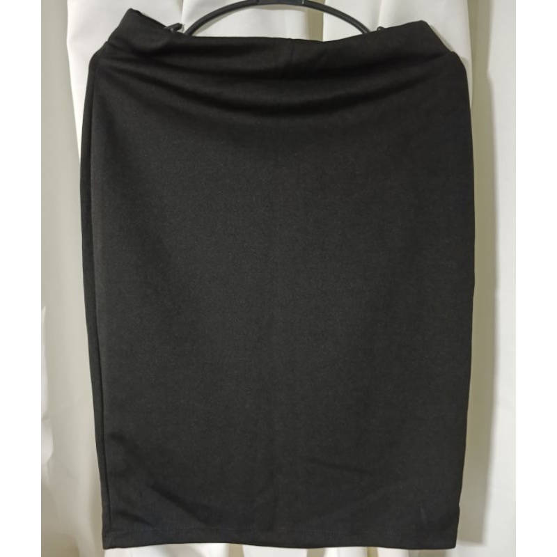 Plain black pencil cut skirt (can fit 26-33" waistline) | Shopee ...