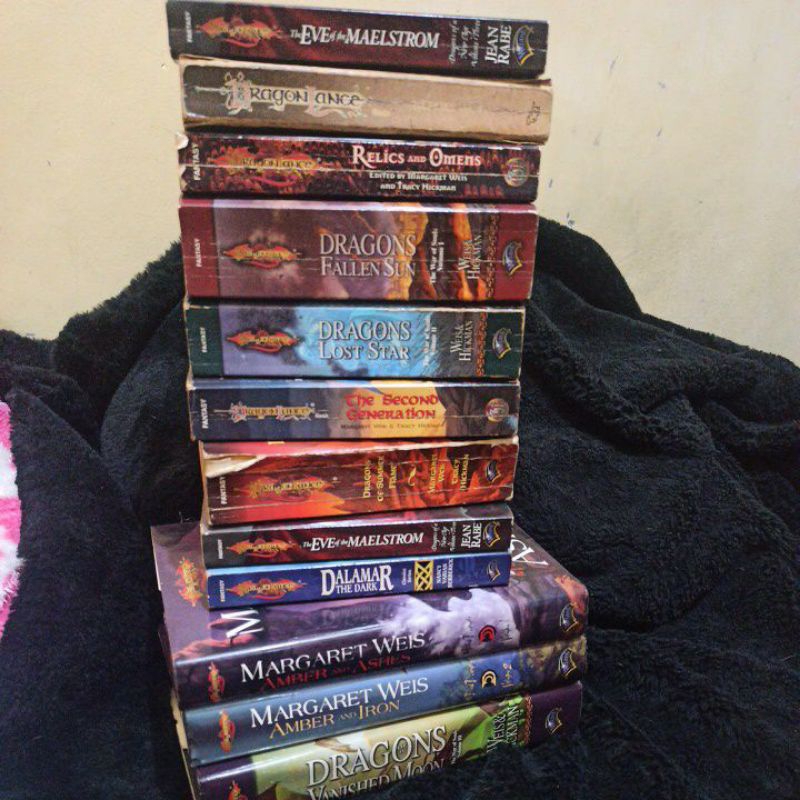 dragonlance margaret weis tracy Hickman dark disciple war of souls eve of a maelstrom relics ...