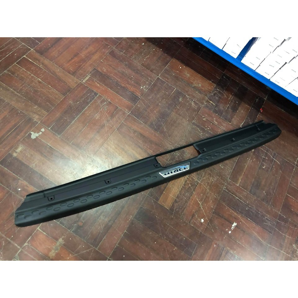 Toyota Hiace Commuter Rear Trunk Stepsill (2014-2020) | Shopee Philippines