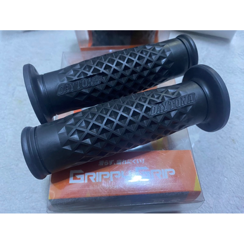 HANDLE GRIP DAYTONA GRIPPY GRIP DOMINO 360 GRIP PAIR | Shopee Philippines