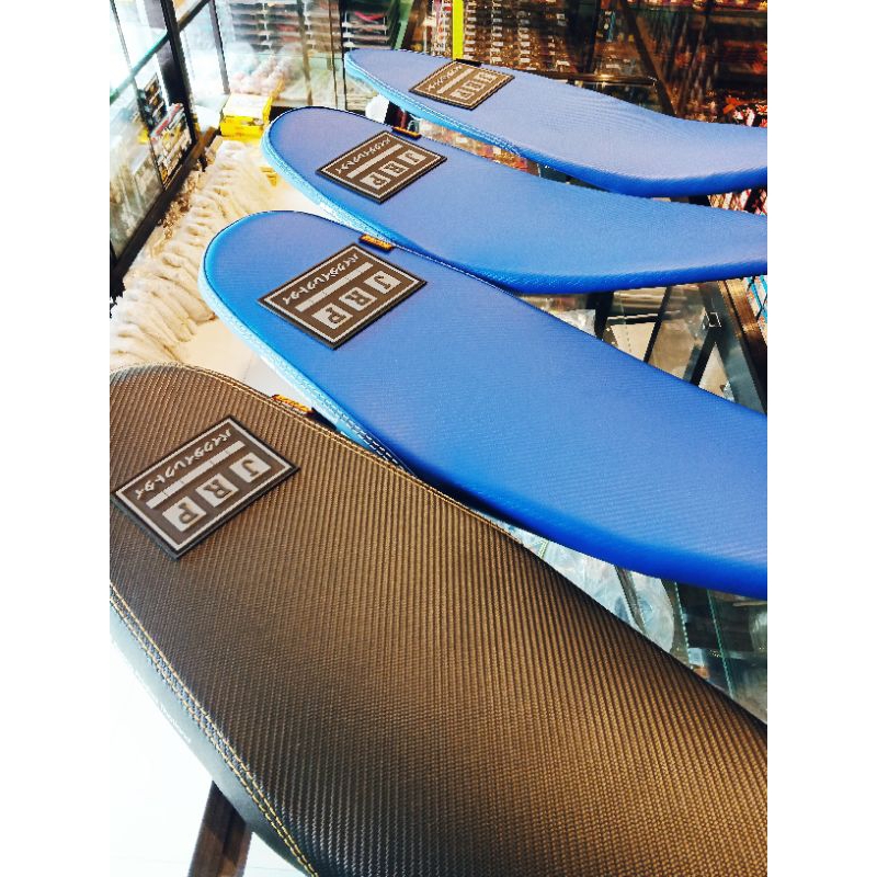 JRP THAILAND SUPER FLAT SEAT DRY CARBON BLUE BLACK RAIDER CARB FI ...