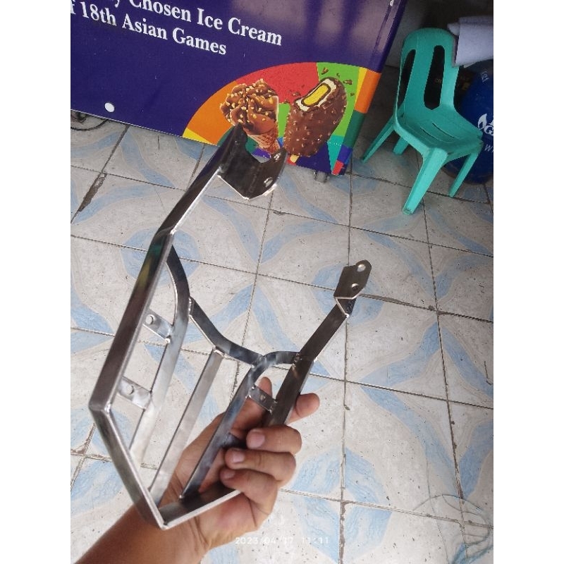 Top Box Bracket Stainless For XRM/RS 125 F.I | Shopee Philippines