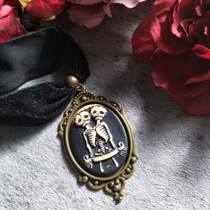 Victorian Vintage Twin Skeleton Cameo on Maria Clara Velvet Choker ...