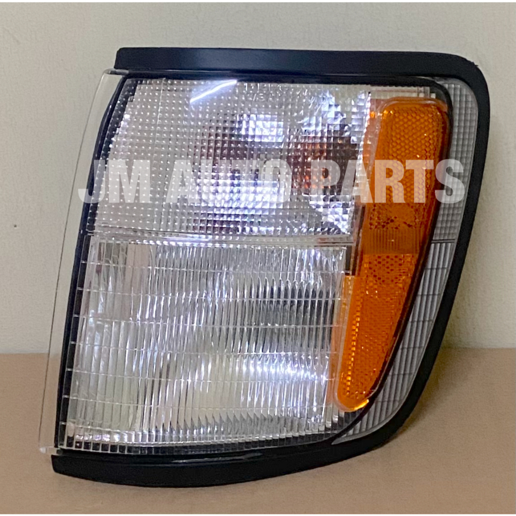 Isuzu Trooper 1998 - 2002 Skyroof Corner Light Corner Lamp Signal Light ...