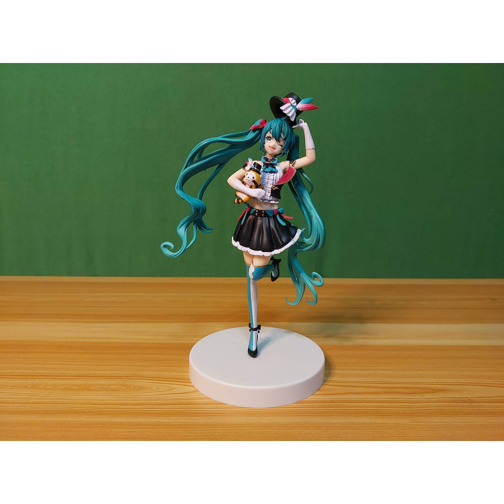 Furyu : Hatsune Miku × Rascal Special Rare Prize Figure | Shopee ...