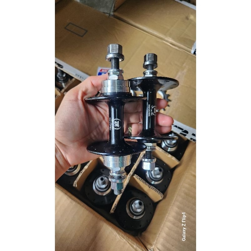 NOVATEC FIXIE HUB 20/24HOLES FIXED/FIXED 2500 PESOS PAIR BRANDNEW WITH ...