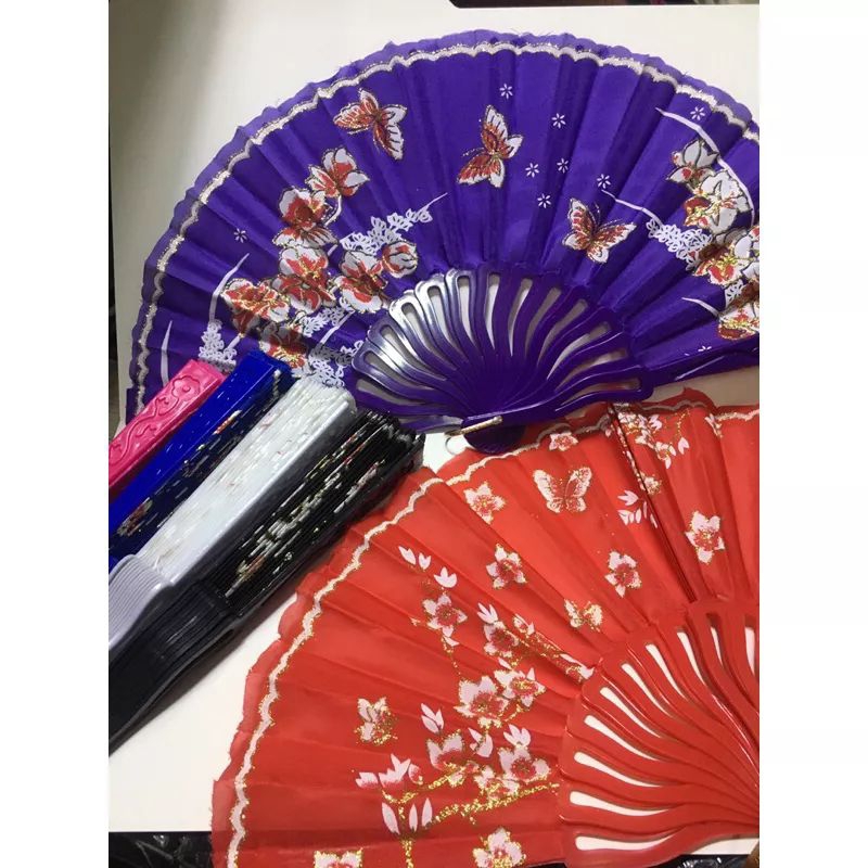 Pamaypay Elegant Plastic Folding Fan (random) | Shopee Philippines