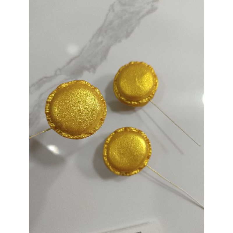 3pcs gold macaroons all edible topper cake topper | Shopee Philippines