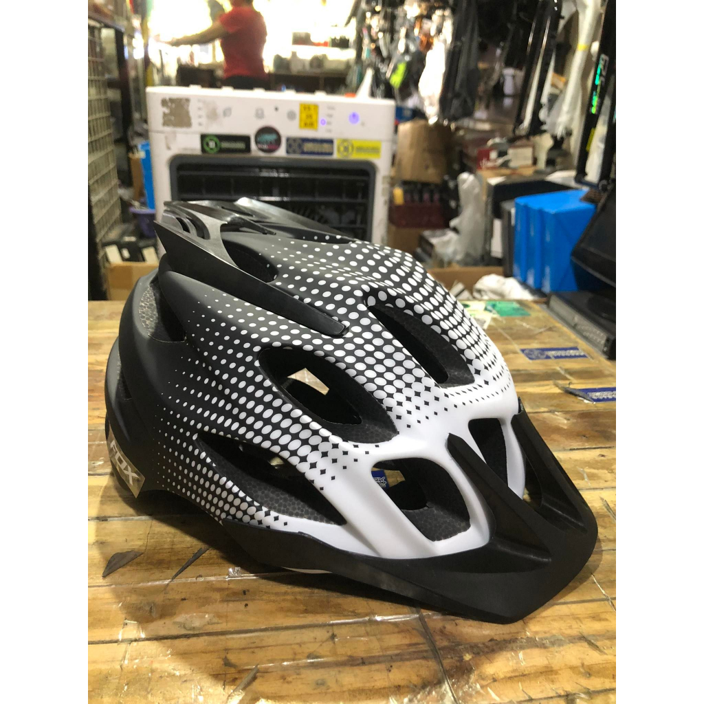 Fox Flux Replica MTB Helmet. Adjustable size, adjustable strap, with ...