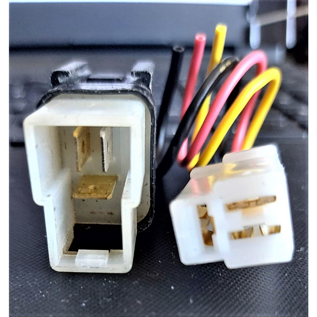 RELAY NISSAN 3 TERMINAL UNIVERSAL HORN RELAY WITH SOCKET GENUINE ...