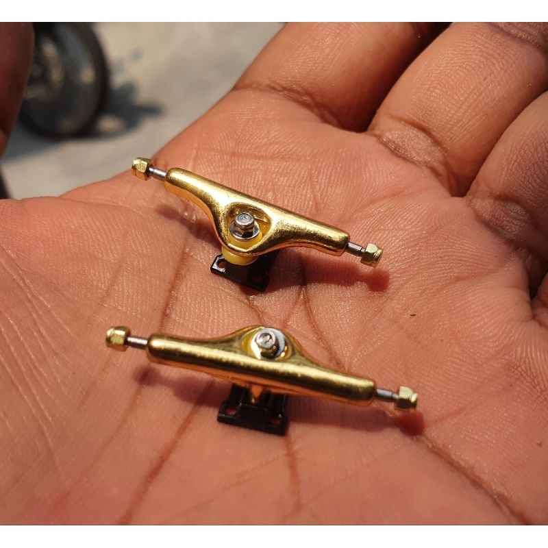 Chekwa trucks v2. nut kingpin | Shopee Philippines