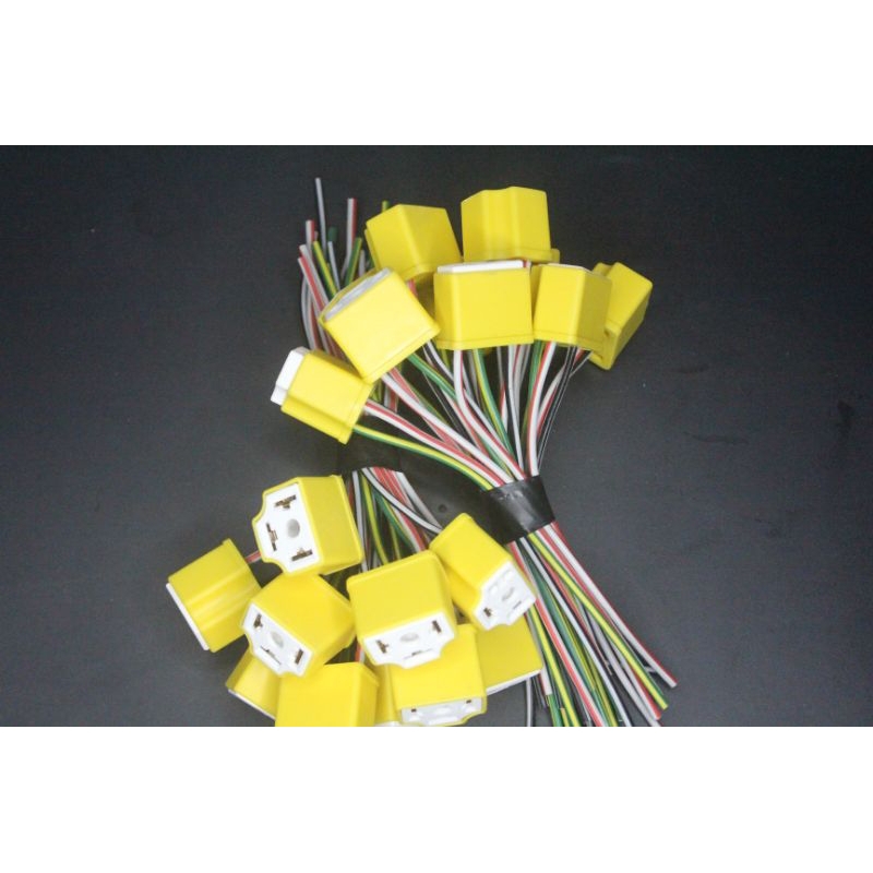 H4 HEADLIGHT SOCKET (CERAMIC) HEAVY DUTY WIRE INSTALLED sold per pc ...