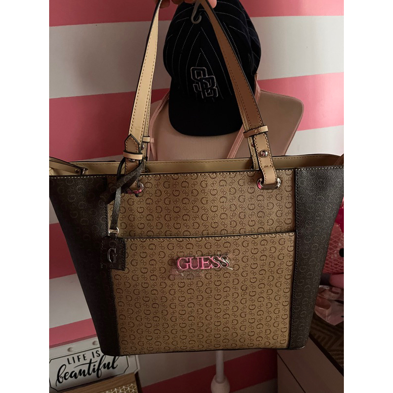 Guess shoulder bag original #guess #bigbag | Shopee Philippines