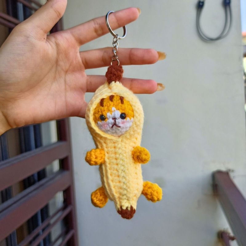[PRE-ORDER] Crochet Banana & Strawberry Cat Meme Keychain | Shopee ...