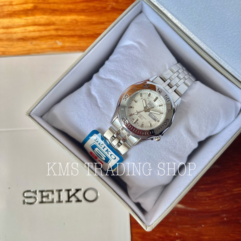 NEW Seiko 5 Silver Automatic Hand Japan Movement Watch Couple with Day ...