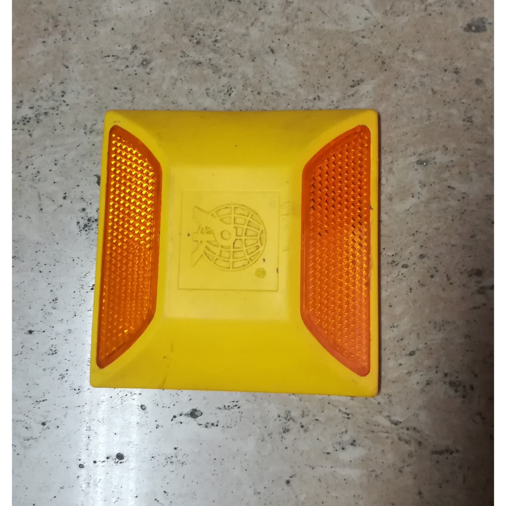 Reflective Safety Road Stud Cat Eye Marker Traffic cat eyes reflective ...