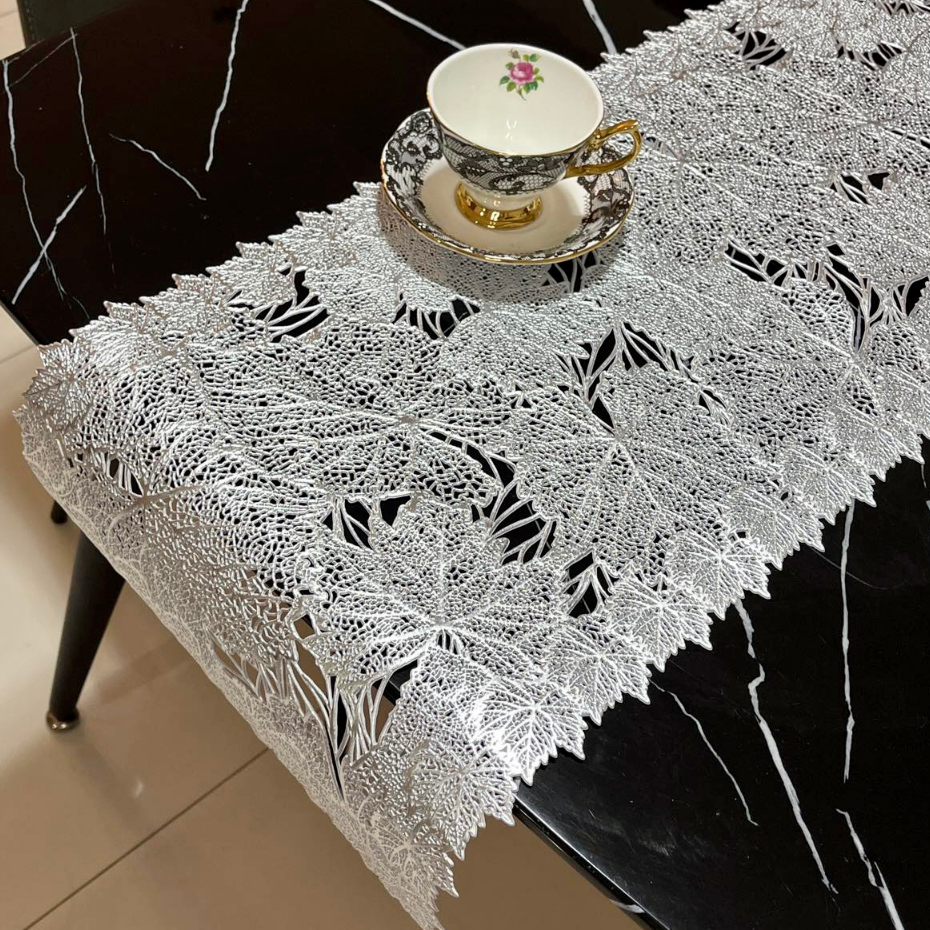 Table Runner Centerpiece 4 seater Poinsettia Christmas Leaf Waterproof ...