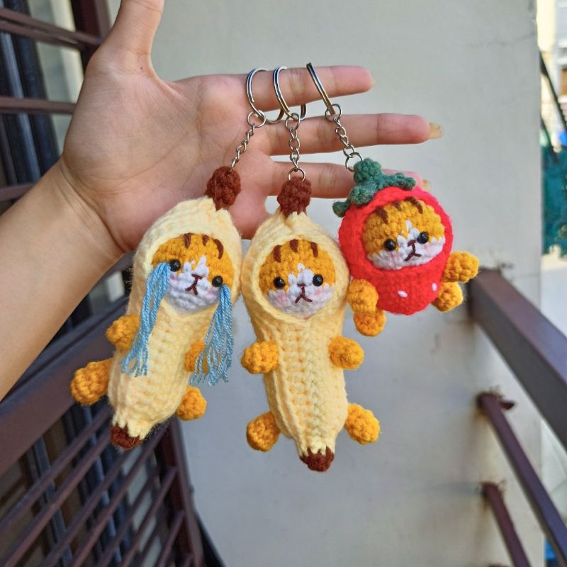 [PRE-ORDER] Crochet Banana & Strawberry Cat Meme Keychain | Shopee ...
