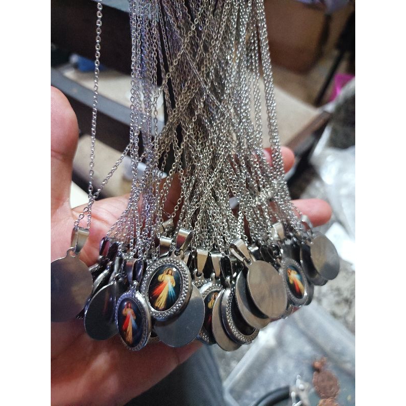DIVINE MERCY NECKLACE STAINLESS | Shopee Philippines