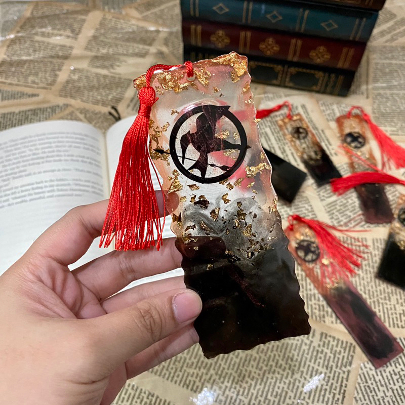 HUNGER GAMES Inspired Resin Bookmark with Tassel | Suzanne Collins ...