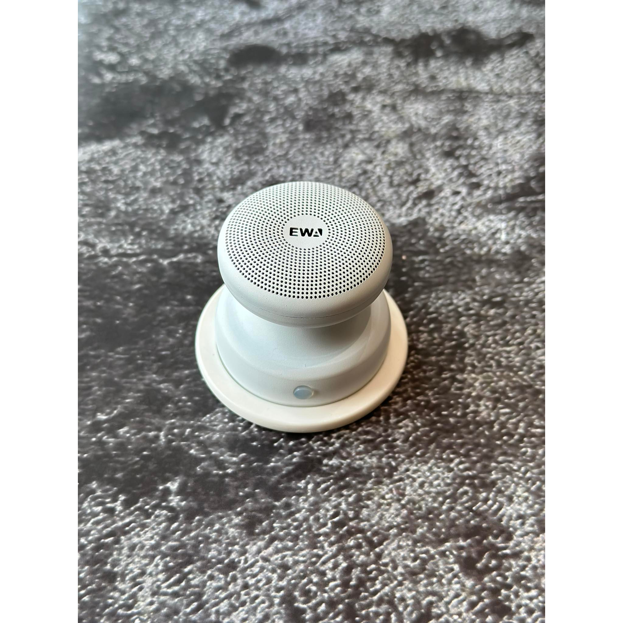 Ewa Mini Bluetooth Magsafe Speaker | 5Hrs Use | 700mAh | Mobile Stand ...