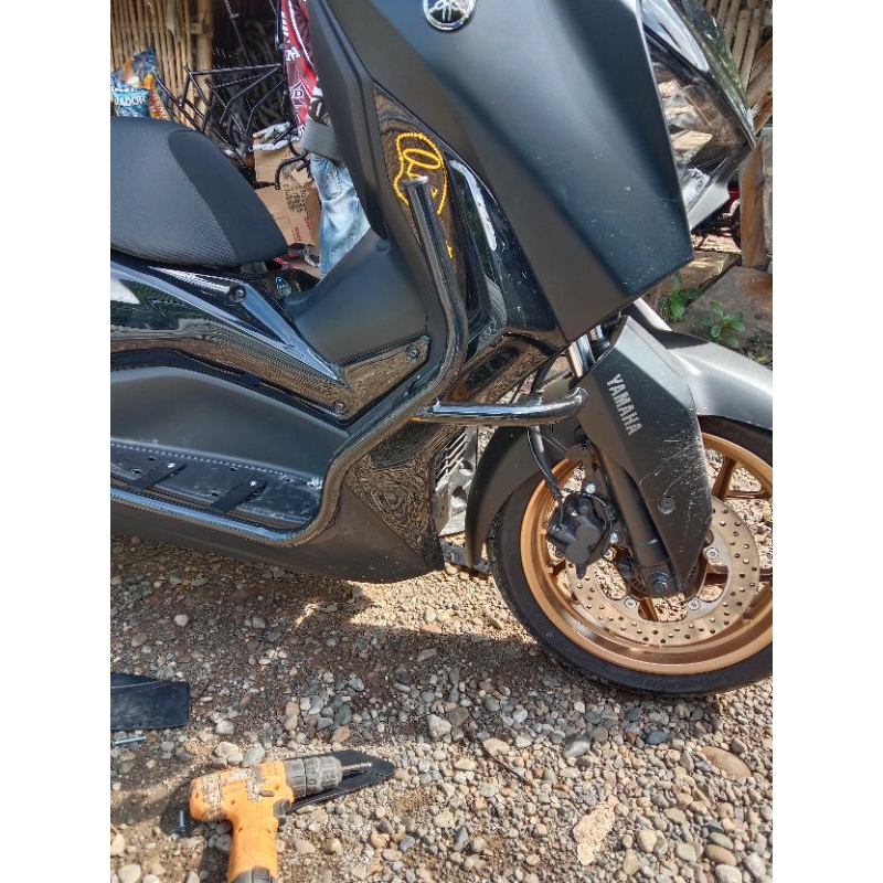 YAMAHA XMAX V2 300cc - CRASH GUARD HALF DESIGN | Shopee Philippines