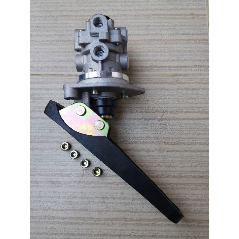 Foot Valve/Brake Foot Valve Assy Isuzu Truck Aisan | Shopee Philippines