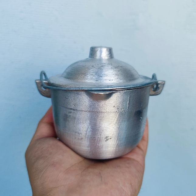 Cast Aluminum Bulilit Caldero - Very Small Only and with ROUGH edges ...