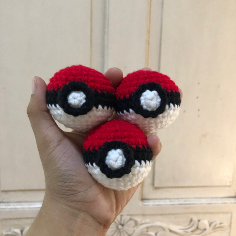 Pokeball Crochet Keychain Amigurumi | Shopee Philippines