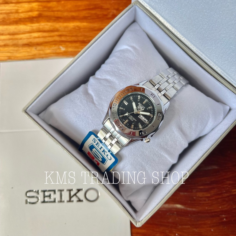 NEW Seiko 5 Silver Automatic Hand Japan Movement Watch Couple with Day ...