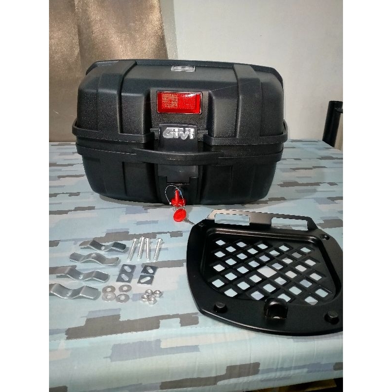 GIVI BOX 32 LITERS ( MUSCLE BOX ) WITH BACK REST AND RED LINING FOR ...