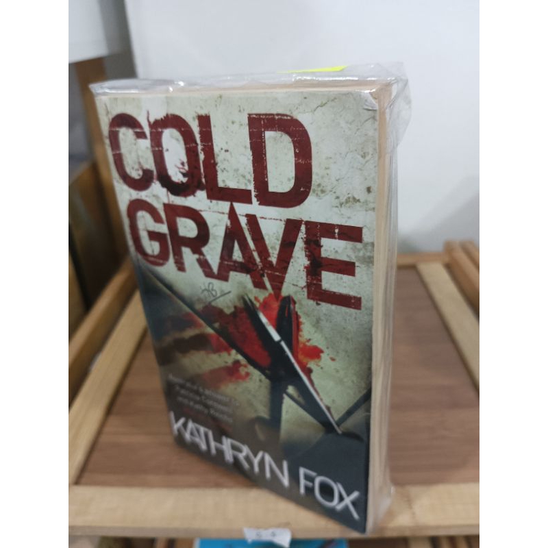 Cold Grave by Kathryn Fox(mmpb)(83b) | Shopee Philippines