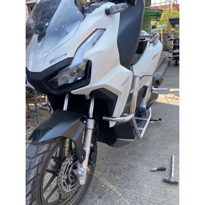 Honda Adv 160 Stainless Half Crashguard w/ MDL bracket ready | Shopee Philippines