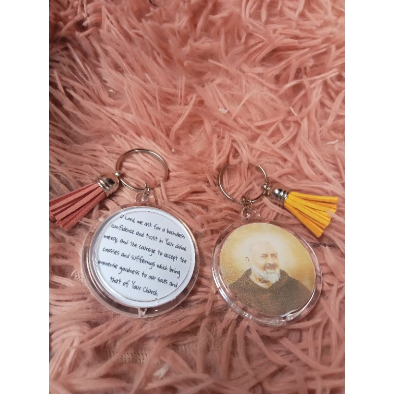 St. Padre Pio Keychain (Latin protection inside) | Shopee Philippines