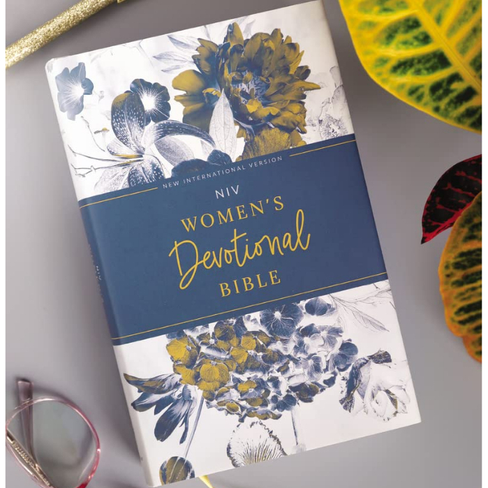 NIV WOMEN'S DEVOTIONAL BIBLE, COMFORT PRINT--HARDCOVER | Shopee Philippines