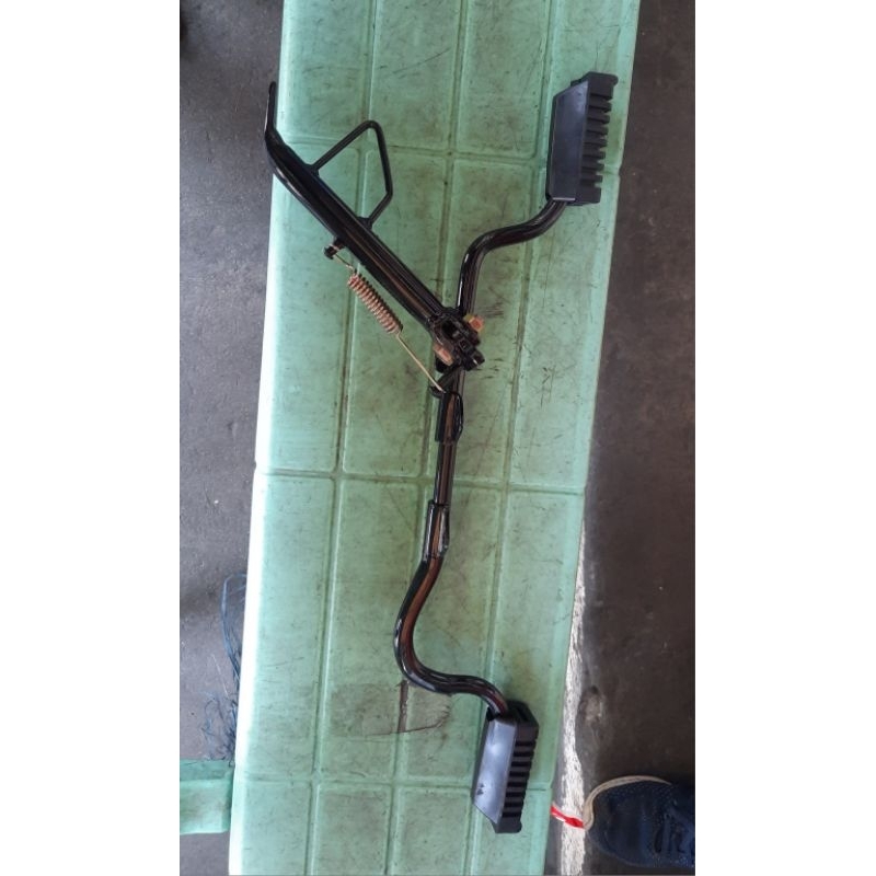 CENTER FOOTREST ASSY RUSI MP110 / MP110 / MPY100 / MPY 110 / DL110 ...