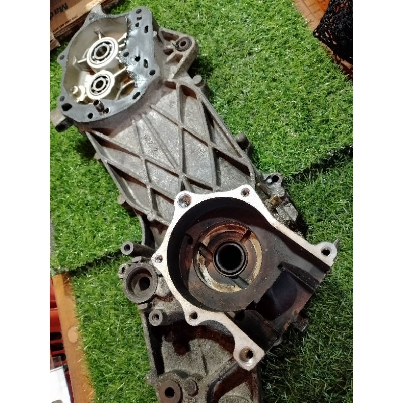 SYM JET EURO LEFT CRANK SHELL (2NDHAND) | Shopee Philippines