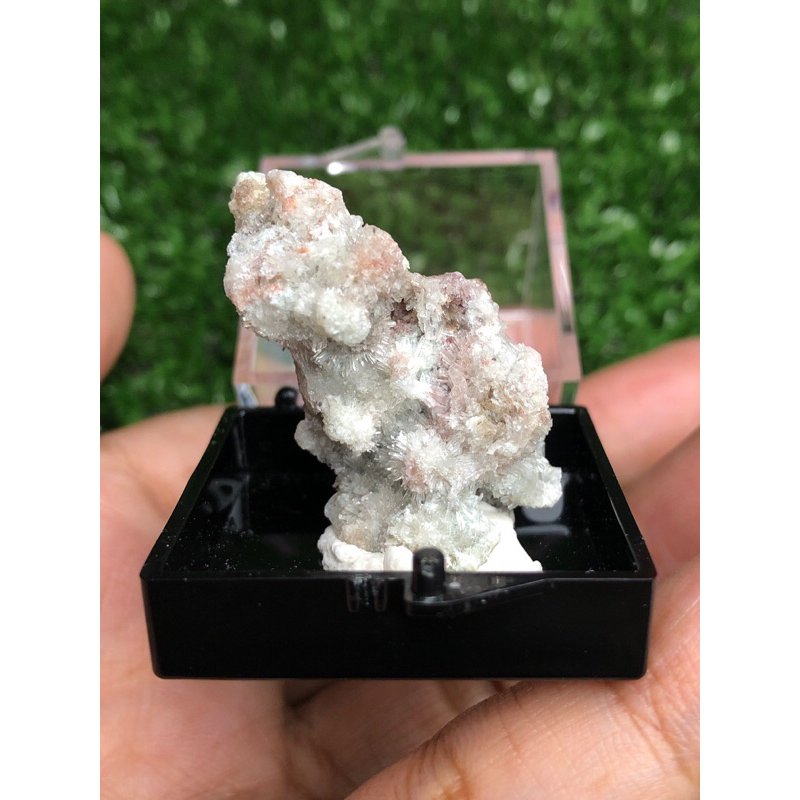 GREEN NEEDLE QUARTZ W/INCLUSIONS SPECIMEN WITH FreeBOX | Shopee Philippines