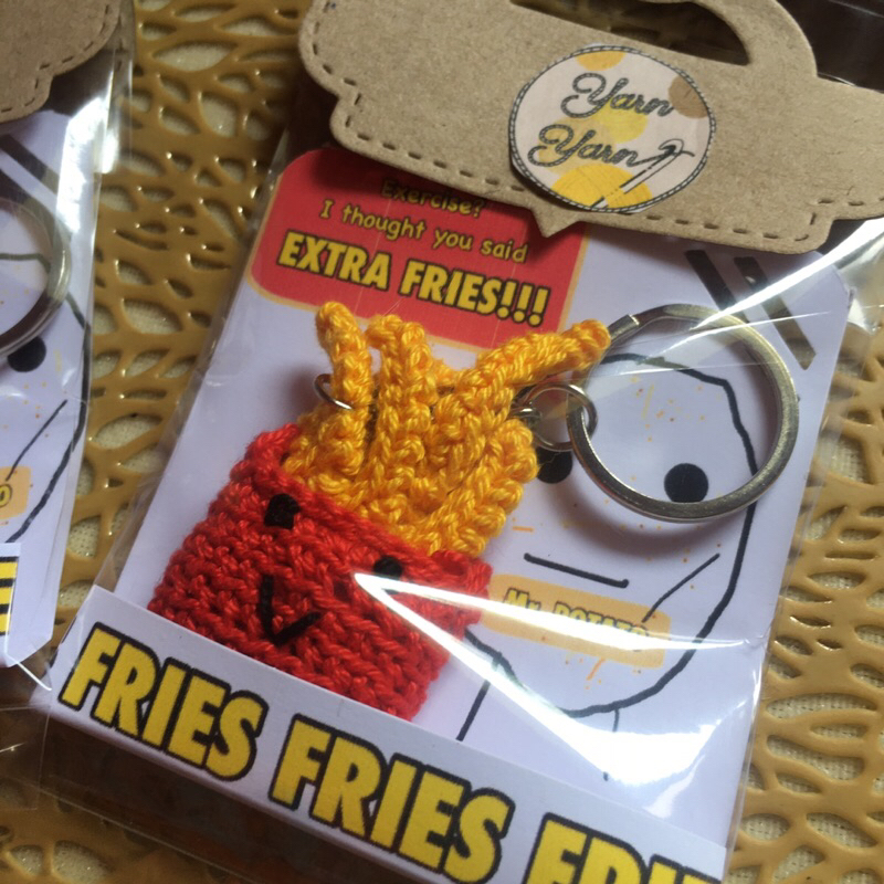 KARTEEB YARNYARN crocheted fries keychain with packaging for gift ideas ...